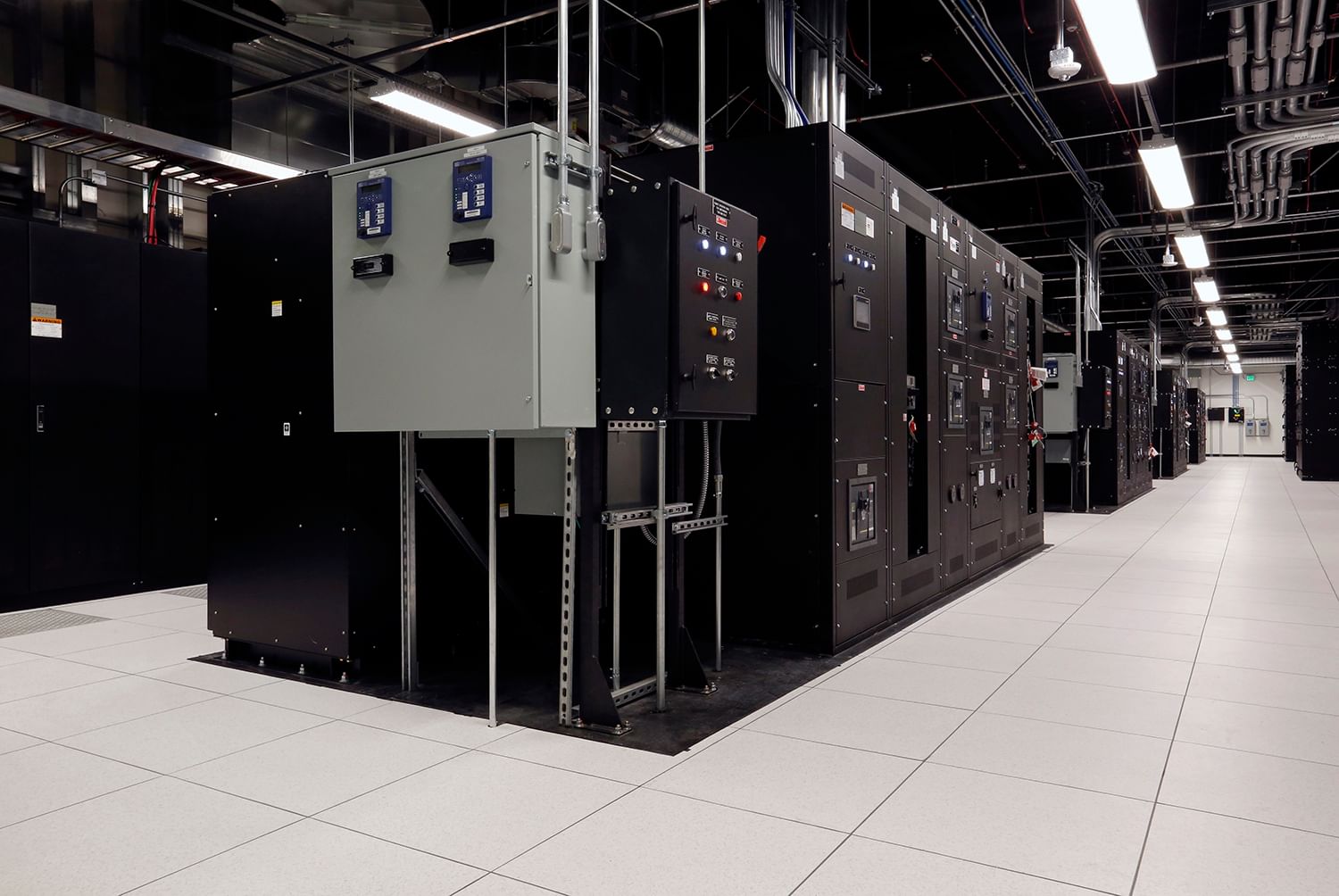 Vantage Data Centers CA2 Campus | DPR Construction