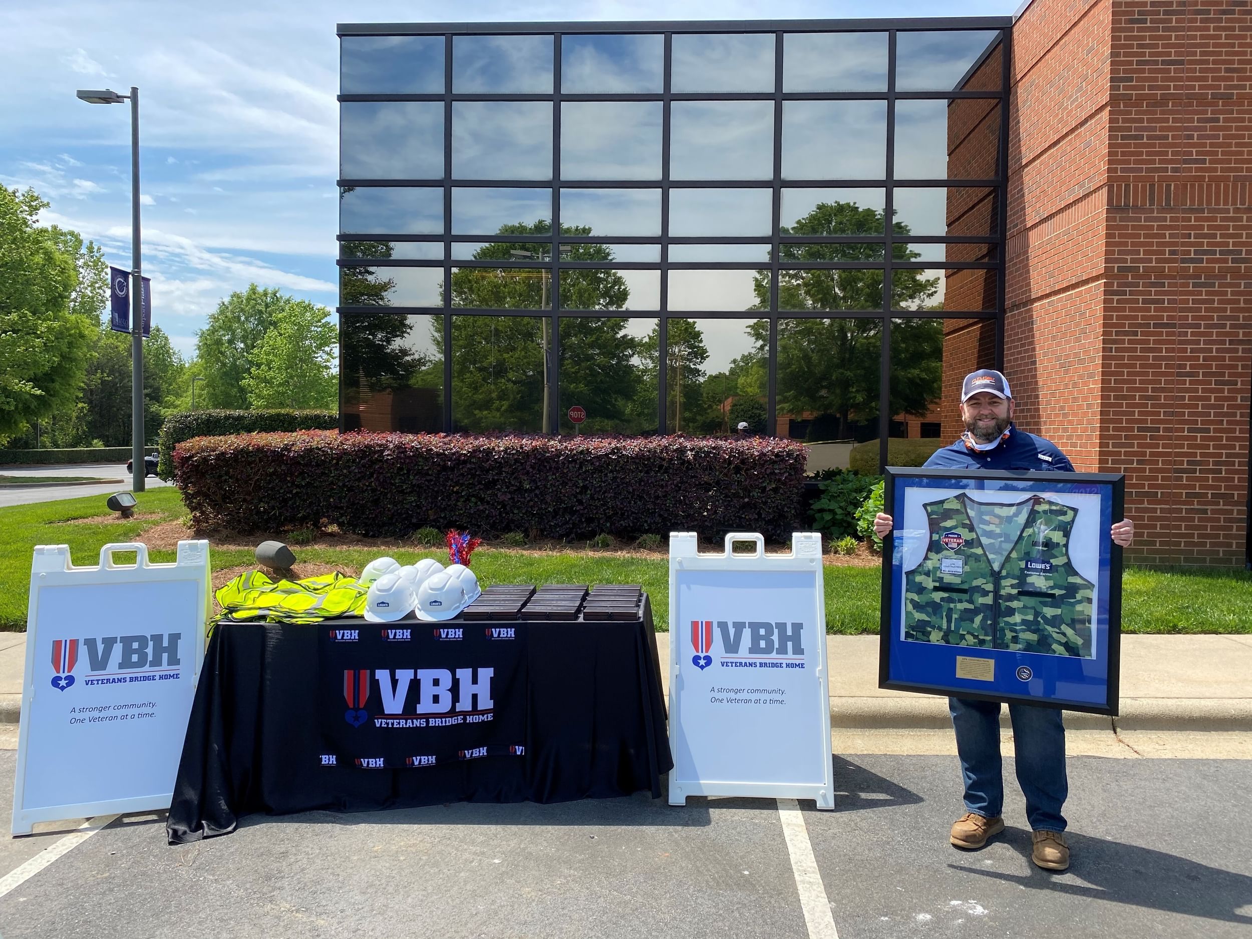 Veterans Bridge Home Salute to Service Lounge | DPR Construction