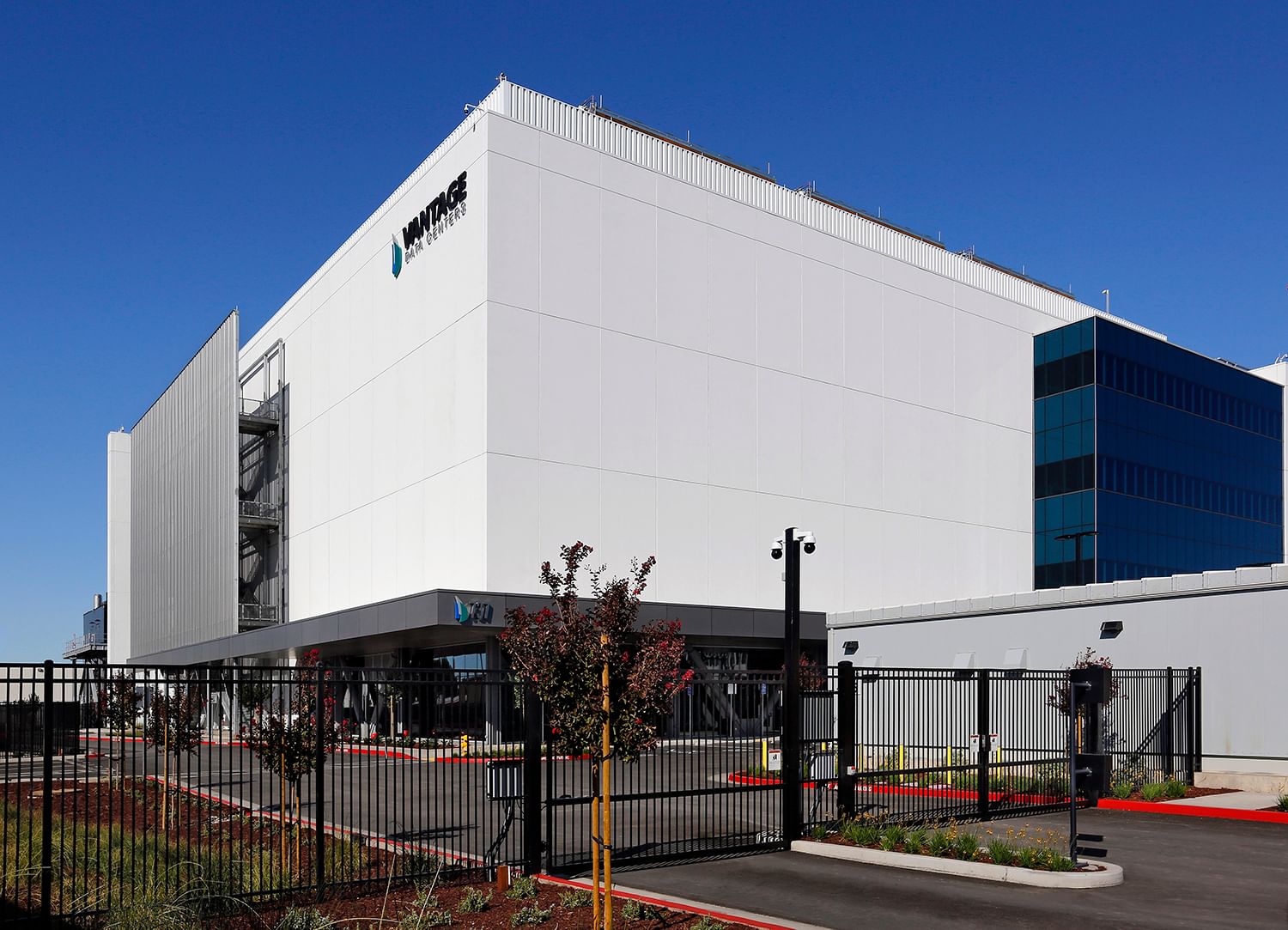 Vantage Data Centers CA2 Campus | DPR Construction